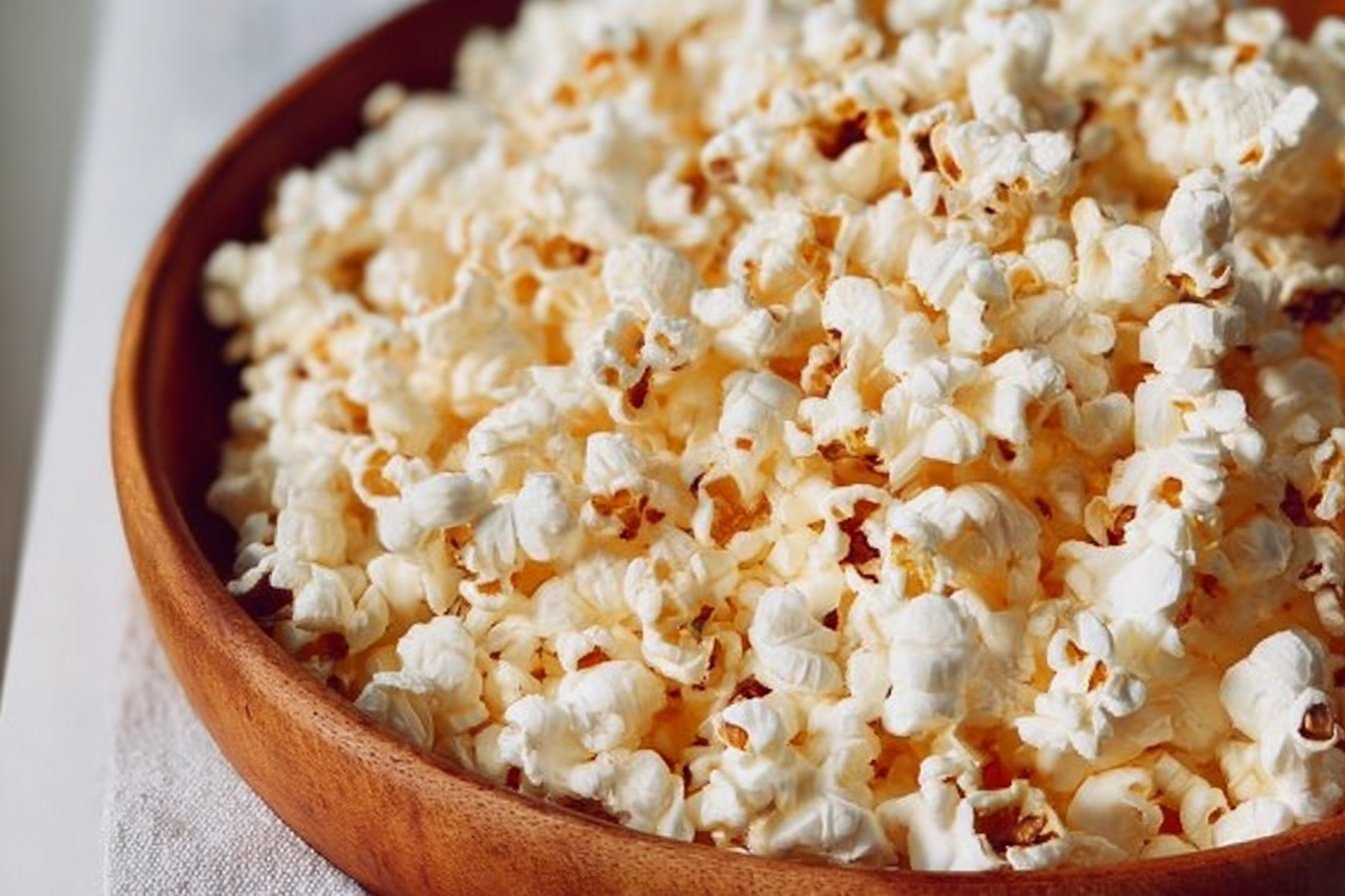 Movie Style Popcorn: Homemade With Stay Crisp Butter